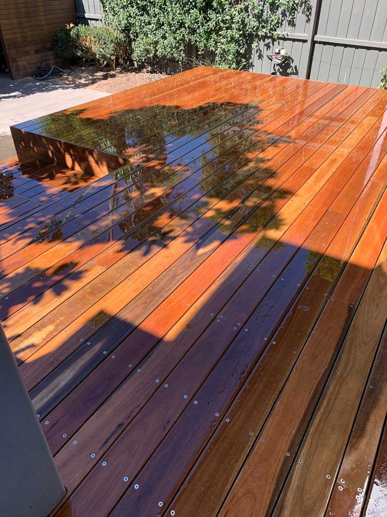 Choosing the Best Decking Material for Your Outdoor Space